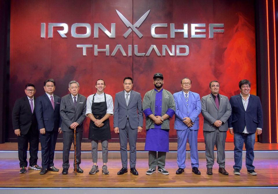 เชฟกระทะเหล็กประเทศไทย : Iron Chef Thailand เดือด!!ความสดปะทะความเก๋า ...