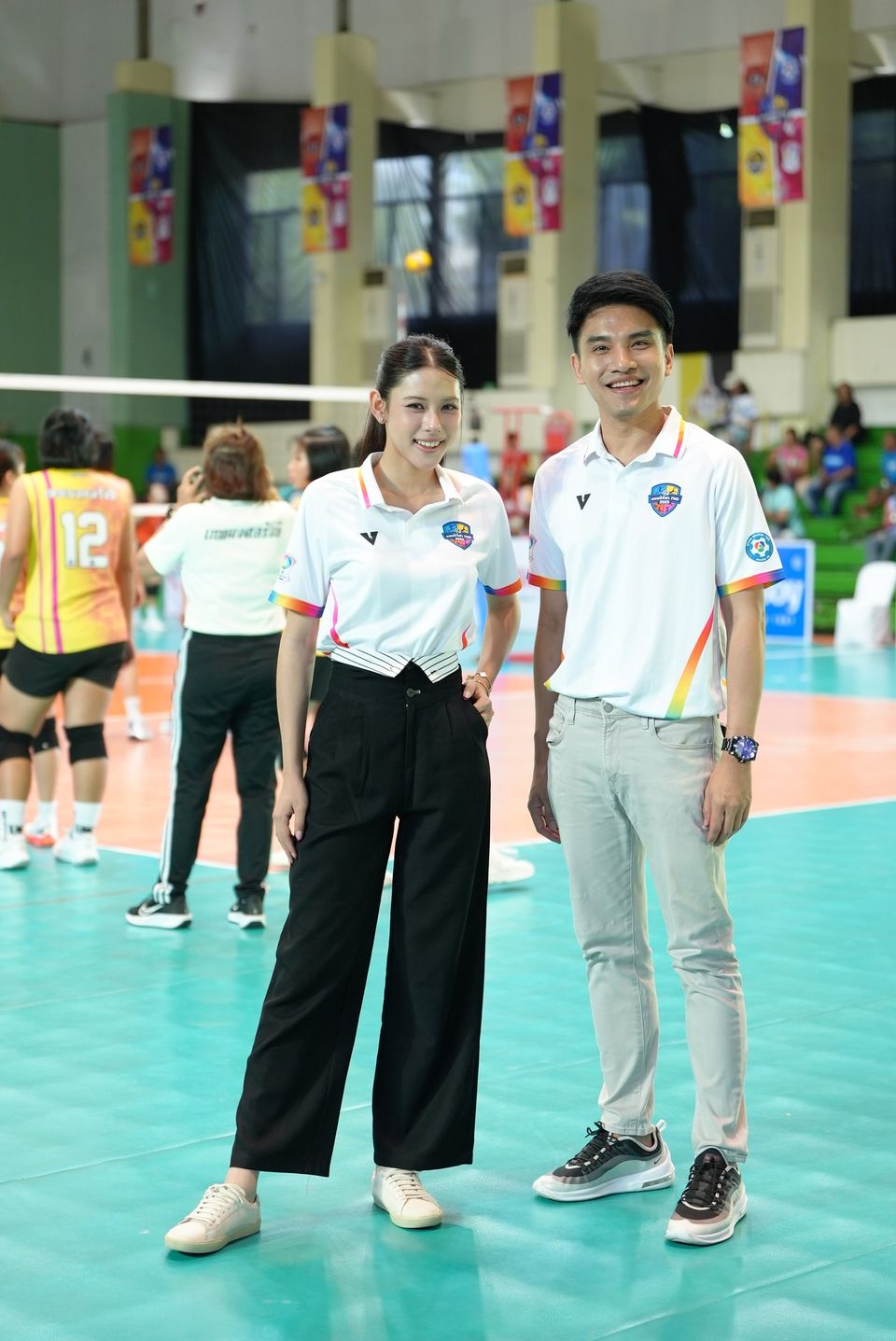 ข่าวเก็บตกบรรยากาศสุดมัน “ยูโร-โหน-ดิว” เชียร์ติดขอบสนาม รอบชิง “วอลเลย์บอล นักเรียนหญิง แชมป์ ...